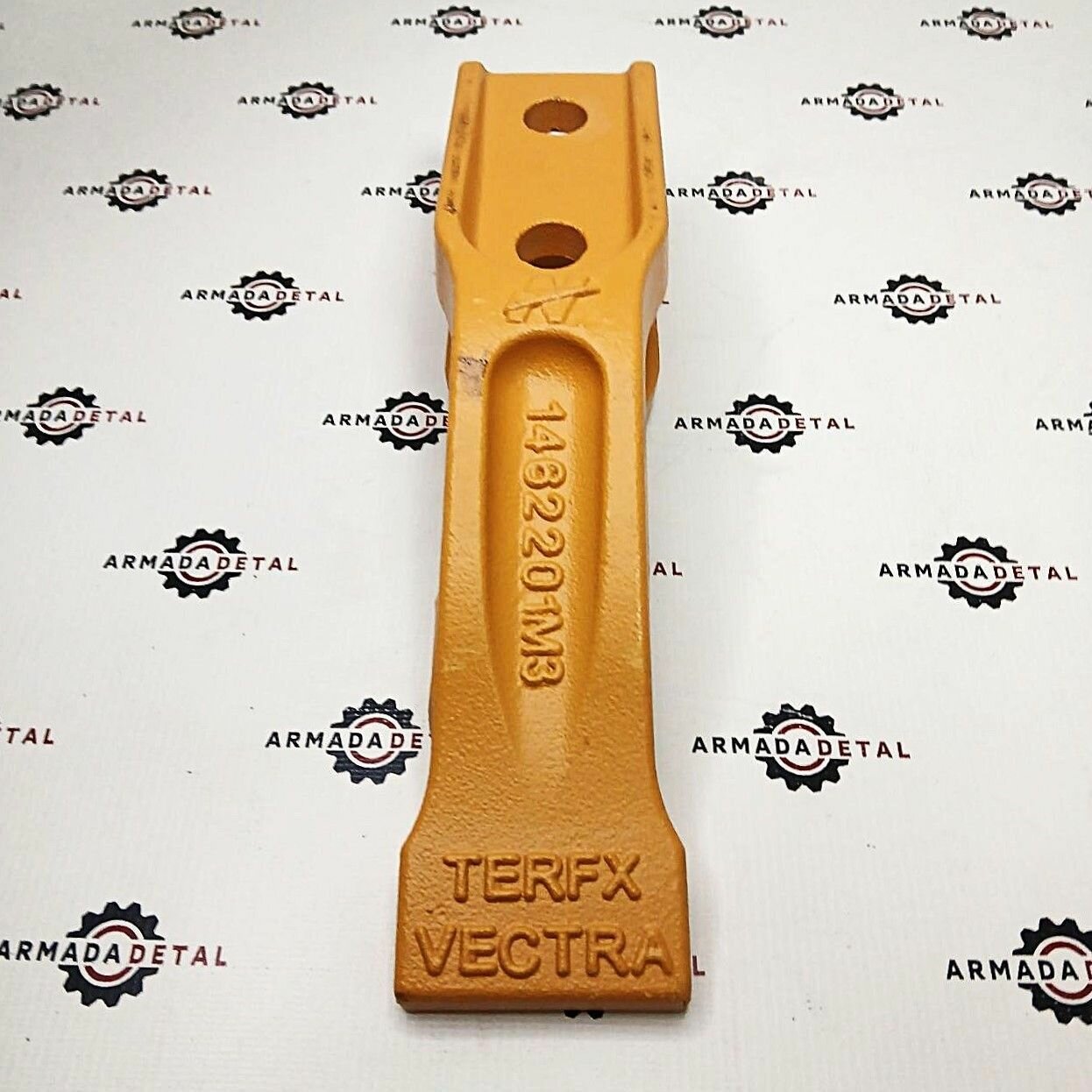 Зуб центральный ковша Case-New Holland CNH 85801109 крепеж M16