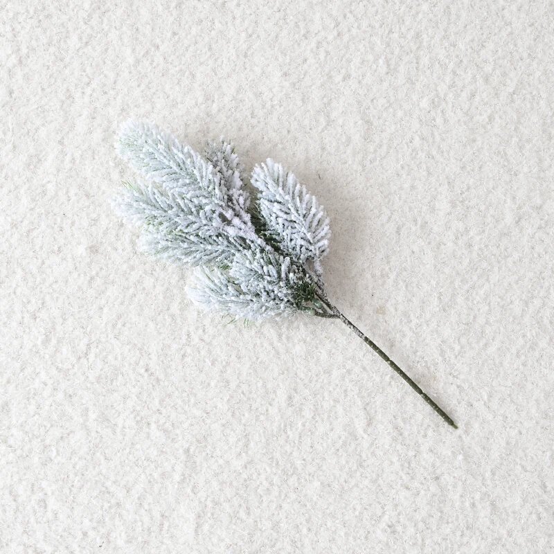 Искусственные кедрово-сосновые ветки PE Белый, cutting 20g