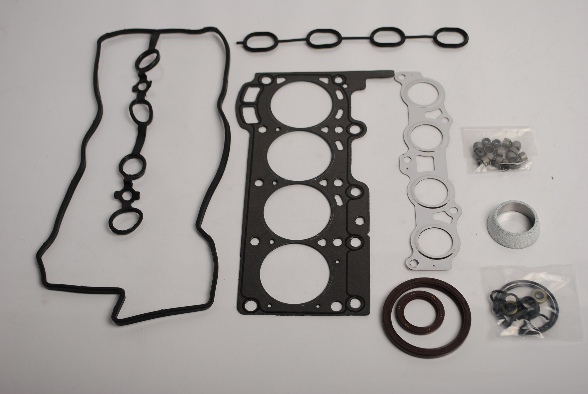 Ремкомплект двигателя 04111-0J040 ERISTIС TOYOTA
