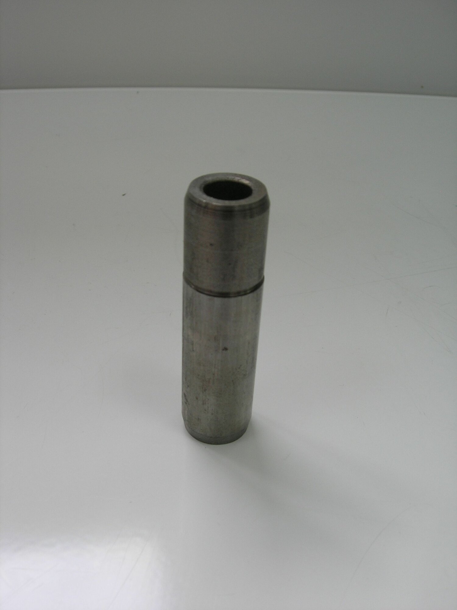 Втулка ЗИЛ-130 направляющая клапана впускного