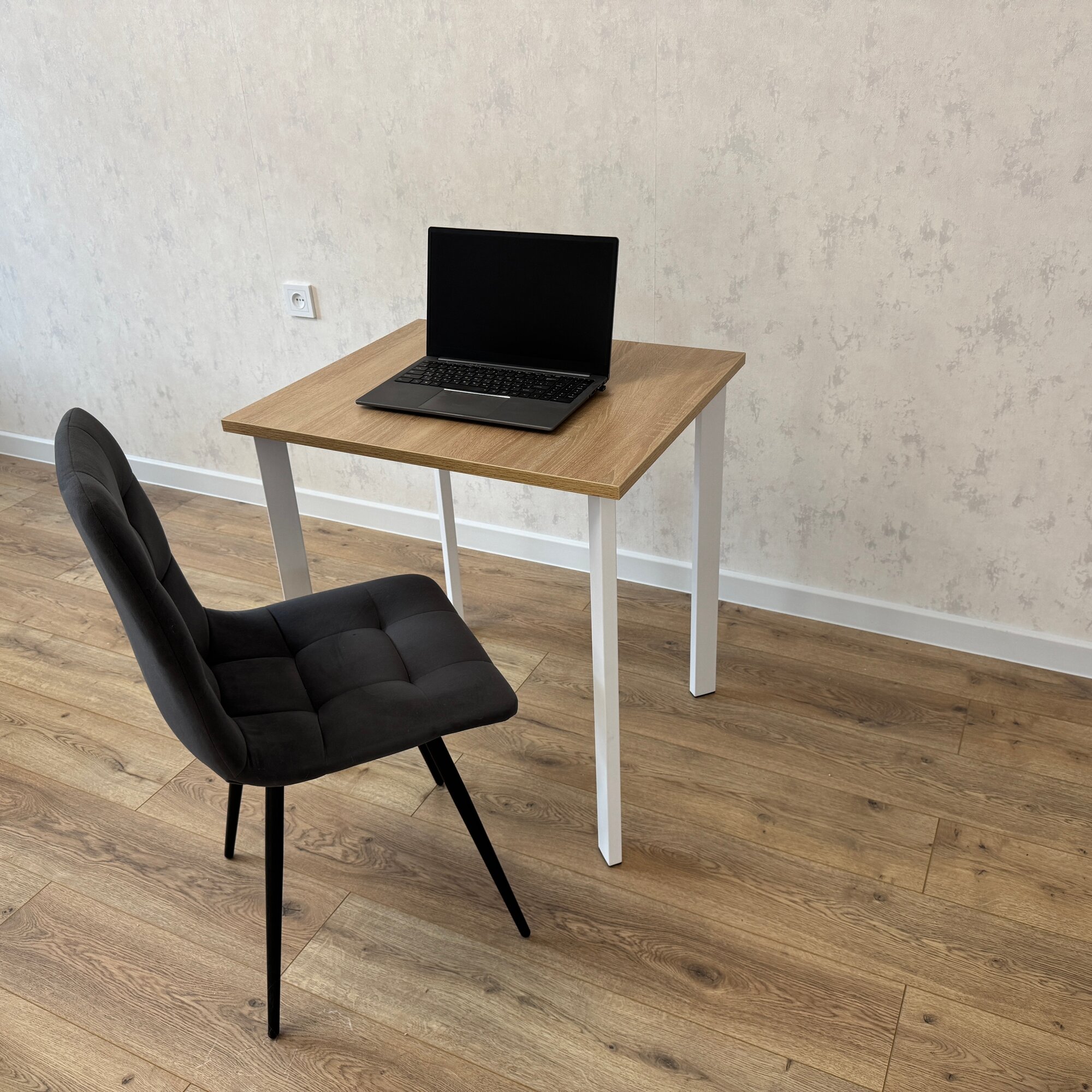 Письменный стол Компьютерный Дуб 80*80 см. Ножки белые