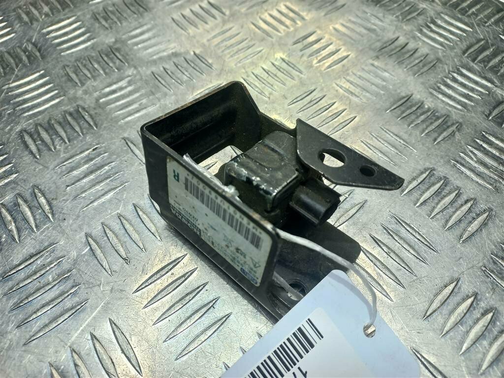 Датчик удара (AIR BAG) Б/У для HONDA CR-V II (2001—2004) 77930S9AN81