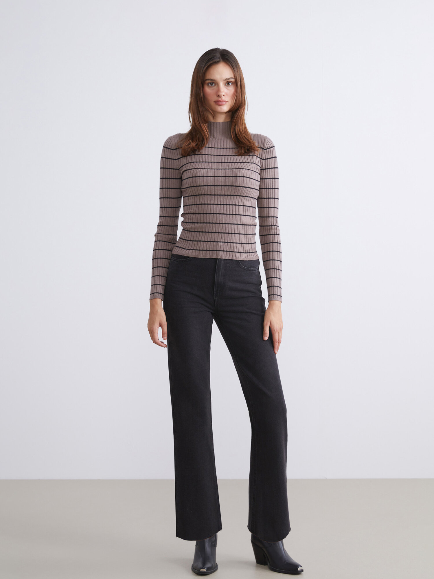 Джинсы клеш 