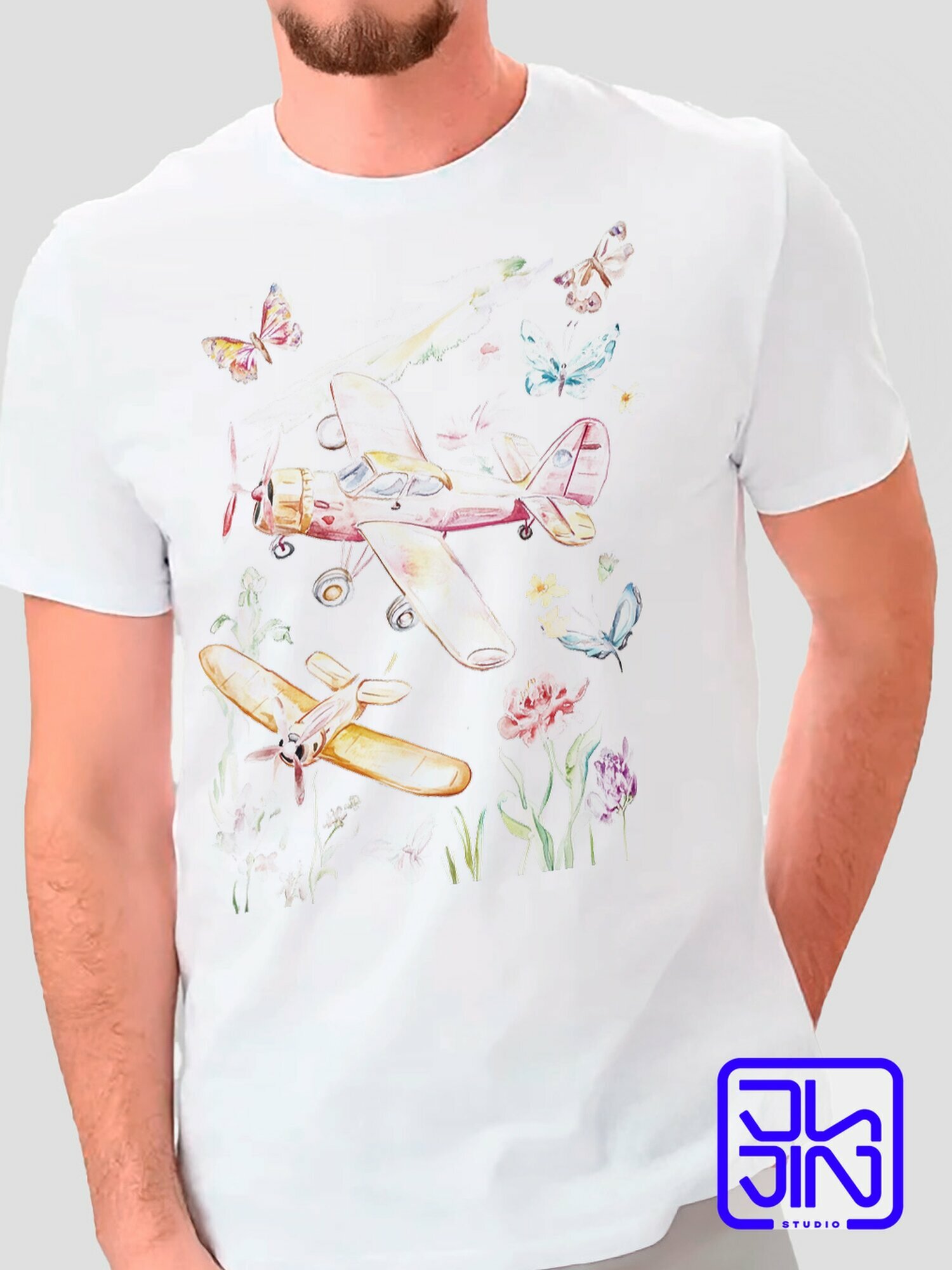 Футболка классическая мужская с авторским принтом Ретро разноцветные самолеты с пестрыми бабочками и винтажными тюльпанами, белый хлопковый трикотаж с прикольным рисунком на груди