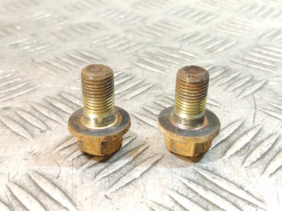 Болт крепления суппорта переднего HONDA Civic 2001-2005 45240SC2003