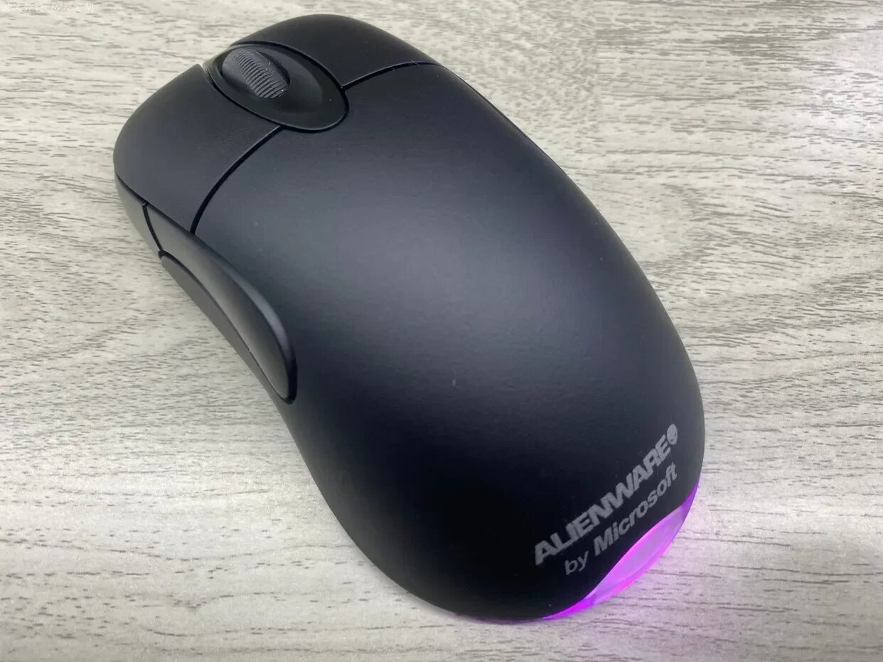Игровая мышь беспроводная Alienware by Microsoft, черная