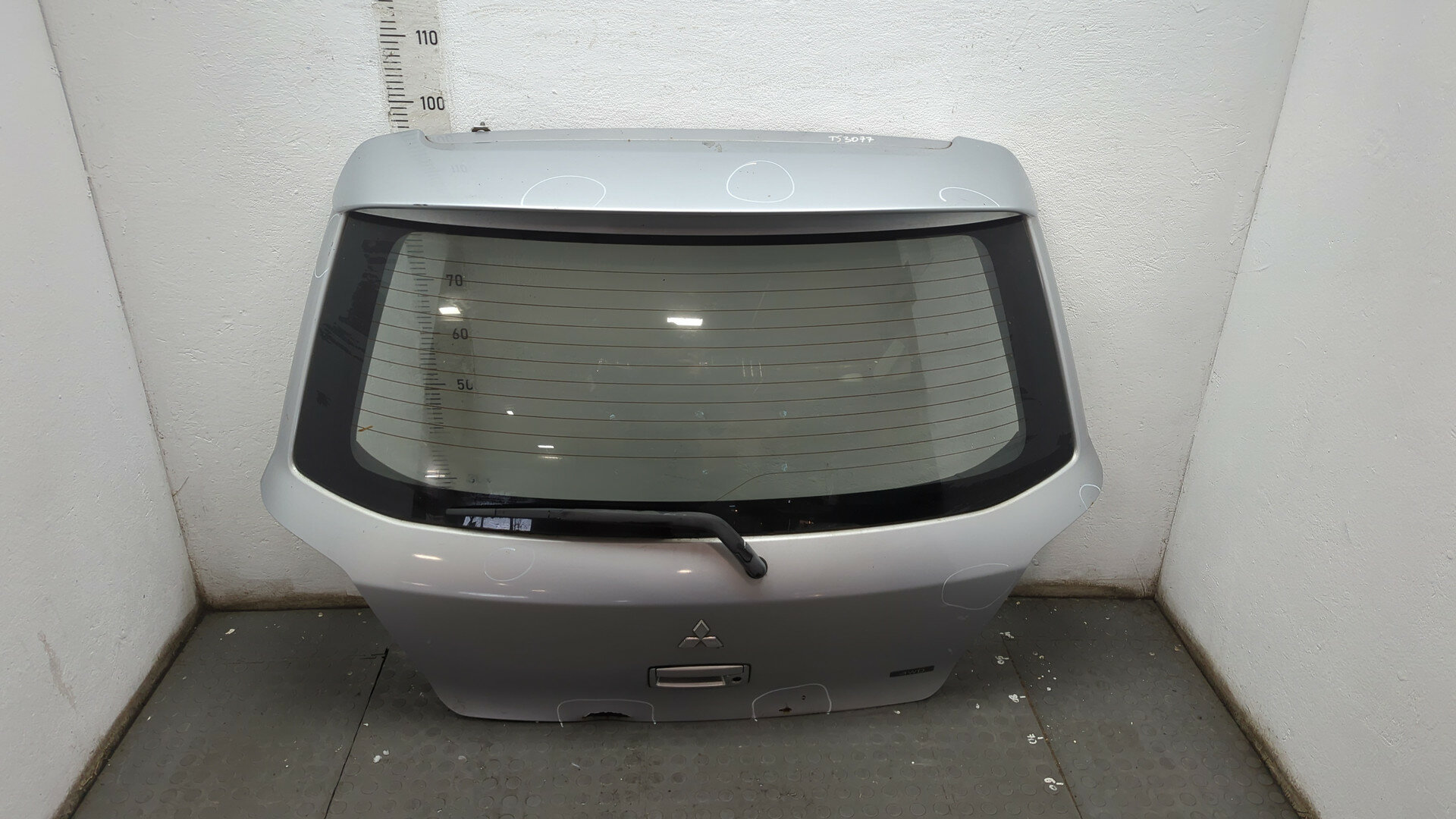 Крышка (дверь) багажника Mitsubishi Outlander Б/У