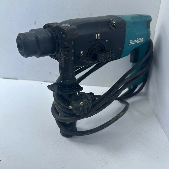 Перфоратор Makita HR2450