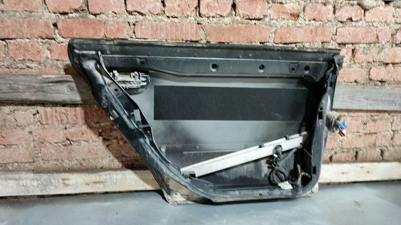 Дверь задняя левая Audi A6 C5 2000 4B0833051