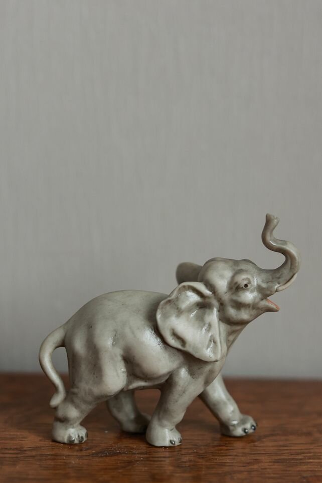 Фарфоровая статуэтка "Слон", Каподимонте - мастер Luigi Giorgio Benacchio - Triade Capodimonte - Made in Italy