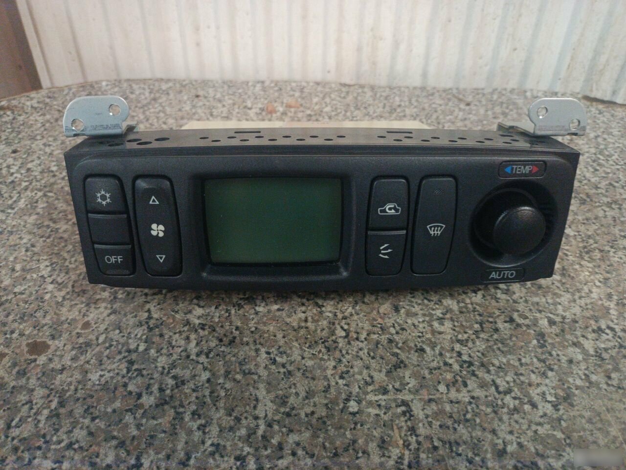 Блок управления климат-контролем Митцубиси Паджеро MR568346