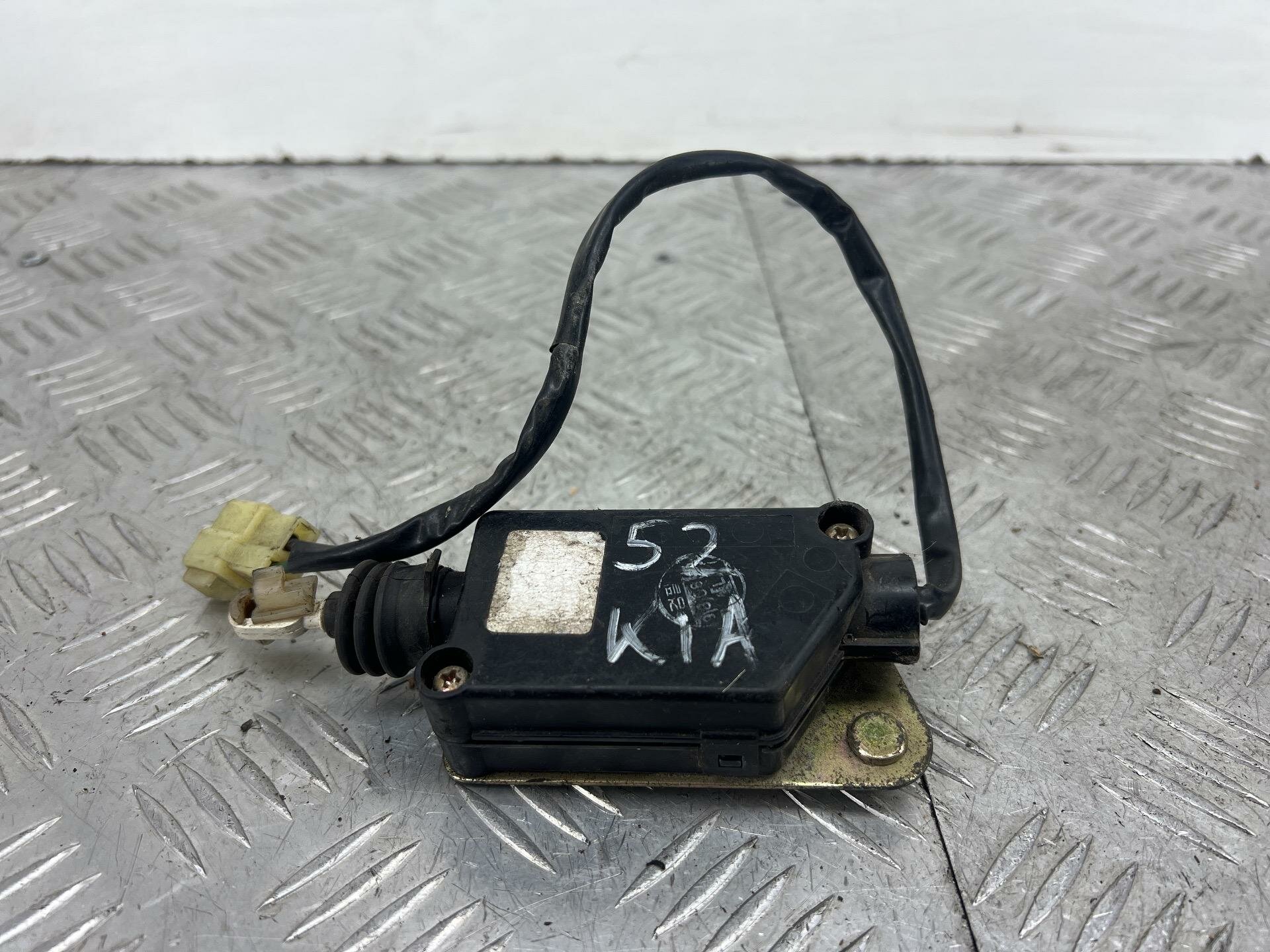 Активатор (привод) замка двери Kia Sportage (1993 - 2006)