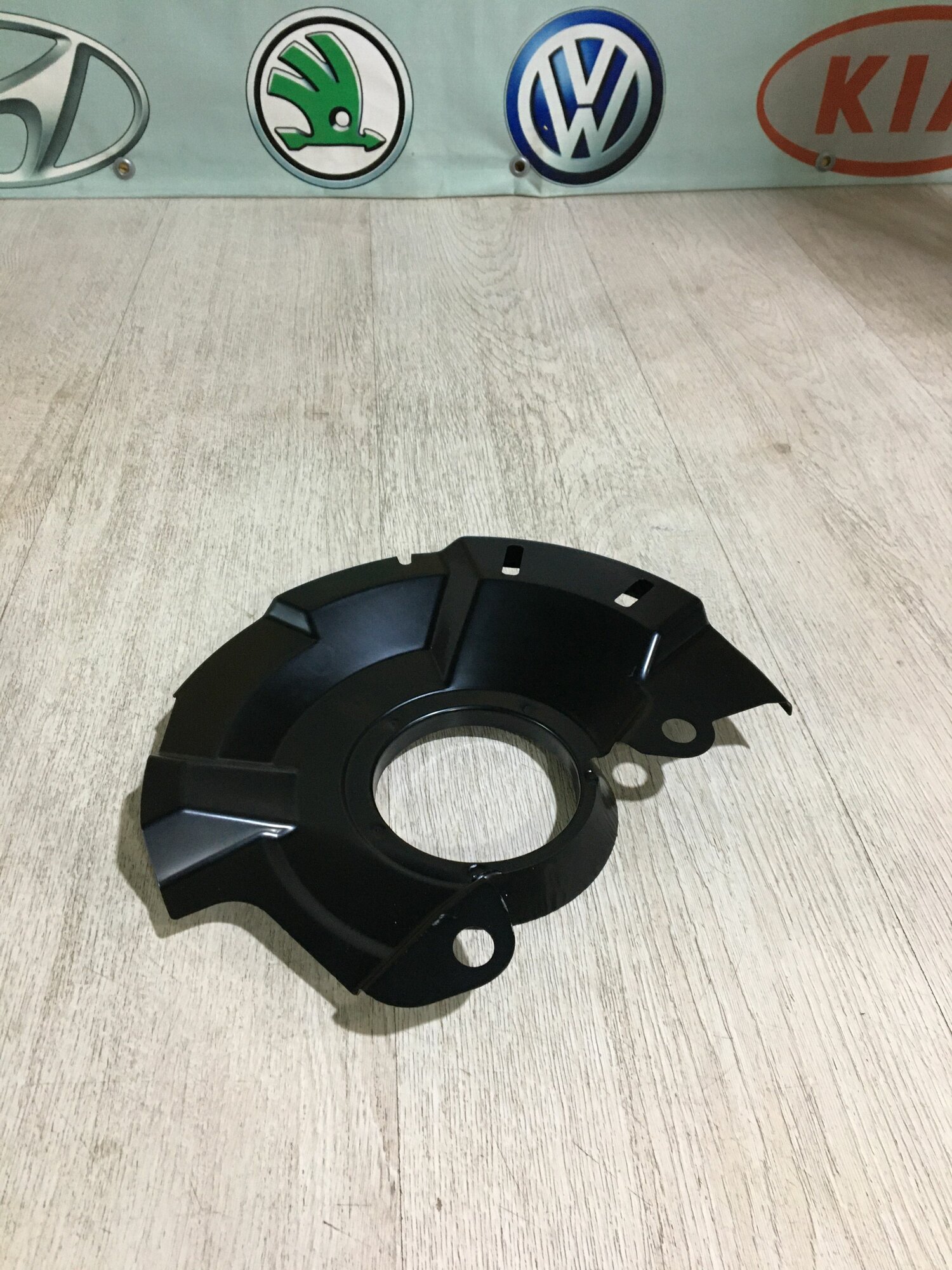 Кожух тормозного диска перед левый аналог Солярис 1 Рио 3 Solaris Rio 2011-2017гг