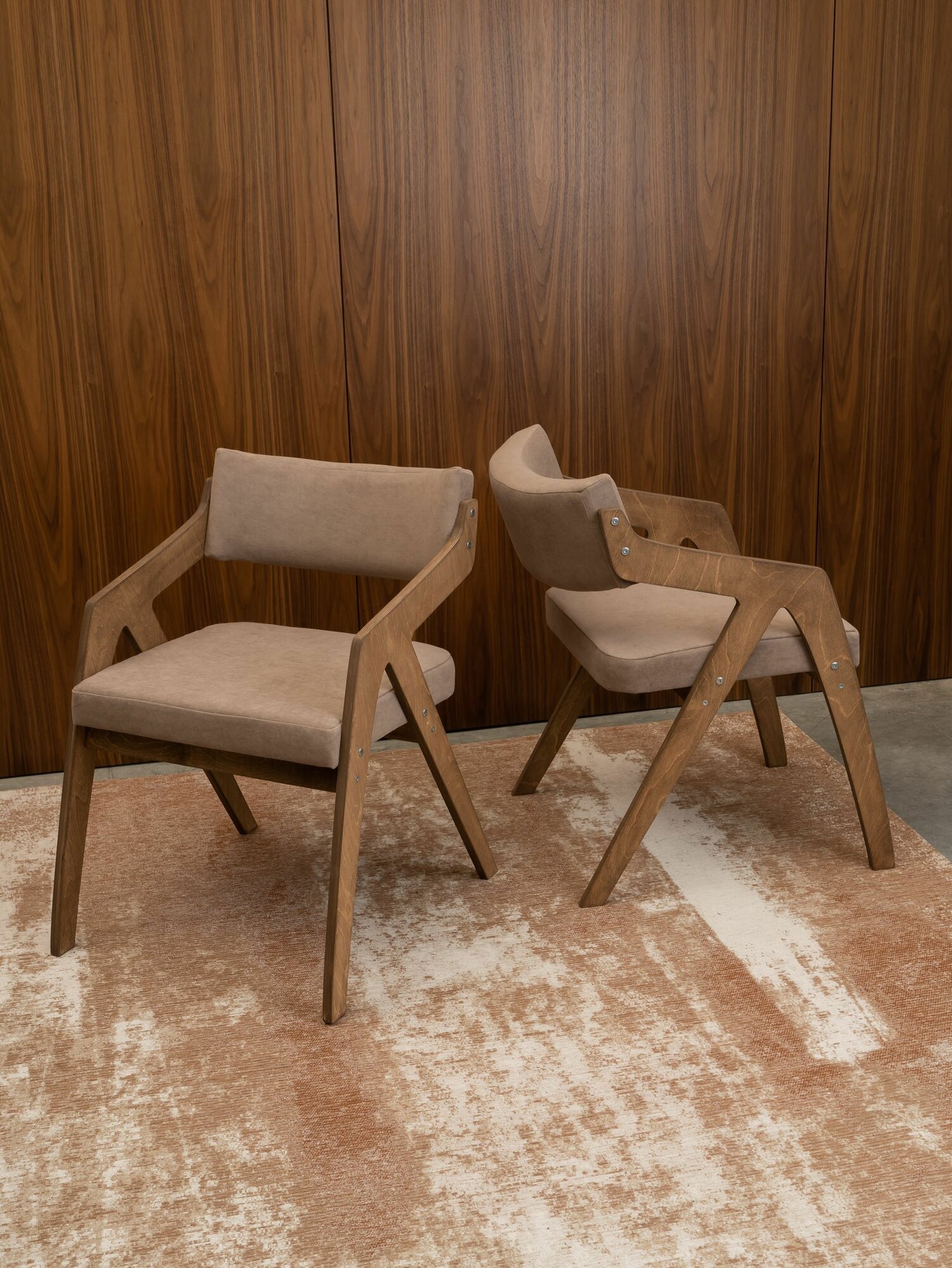 Стулья для кухни модель Sani мягкий со спинкой, деревянный кухонный, офисный на ножках, письменный с подлокотниками, обеденный