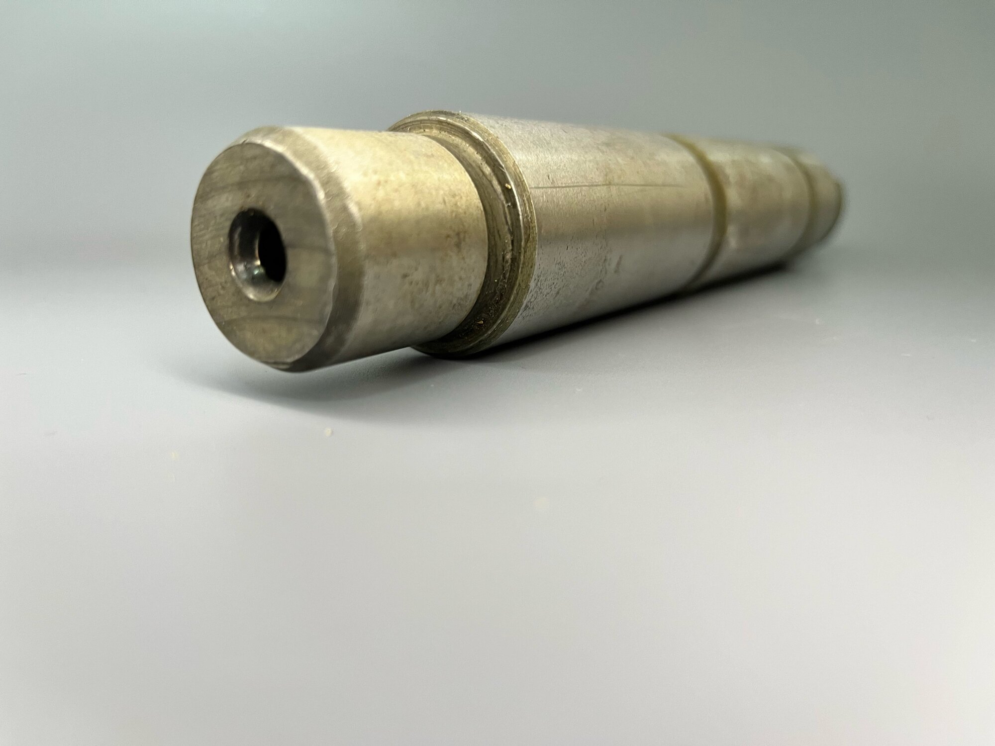 Ось блока шестерён заднего хода для МАЗ и урал