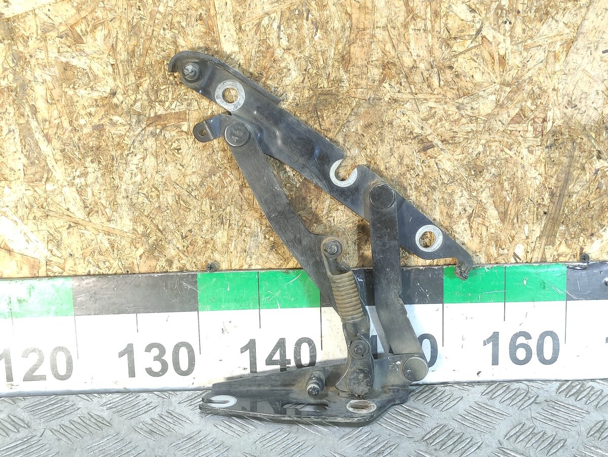 Петля крышки багажника правая AUDI A4 B7 2005-20 4I5827302A