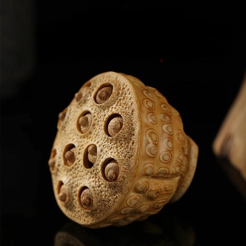 Резная фигурка лотоса из корня бамбука натуральный декор и антистресс-аксессуар вручную