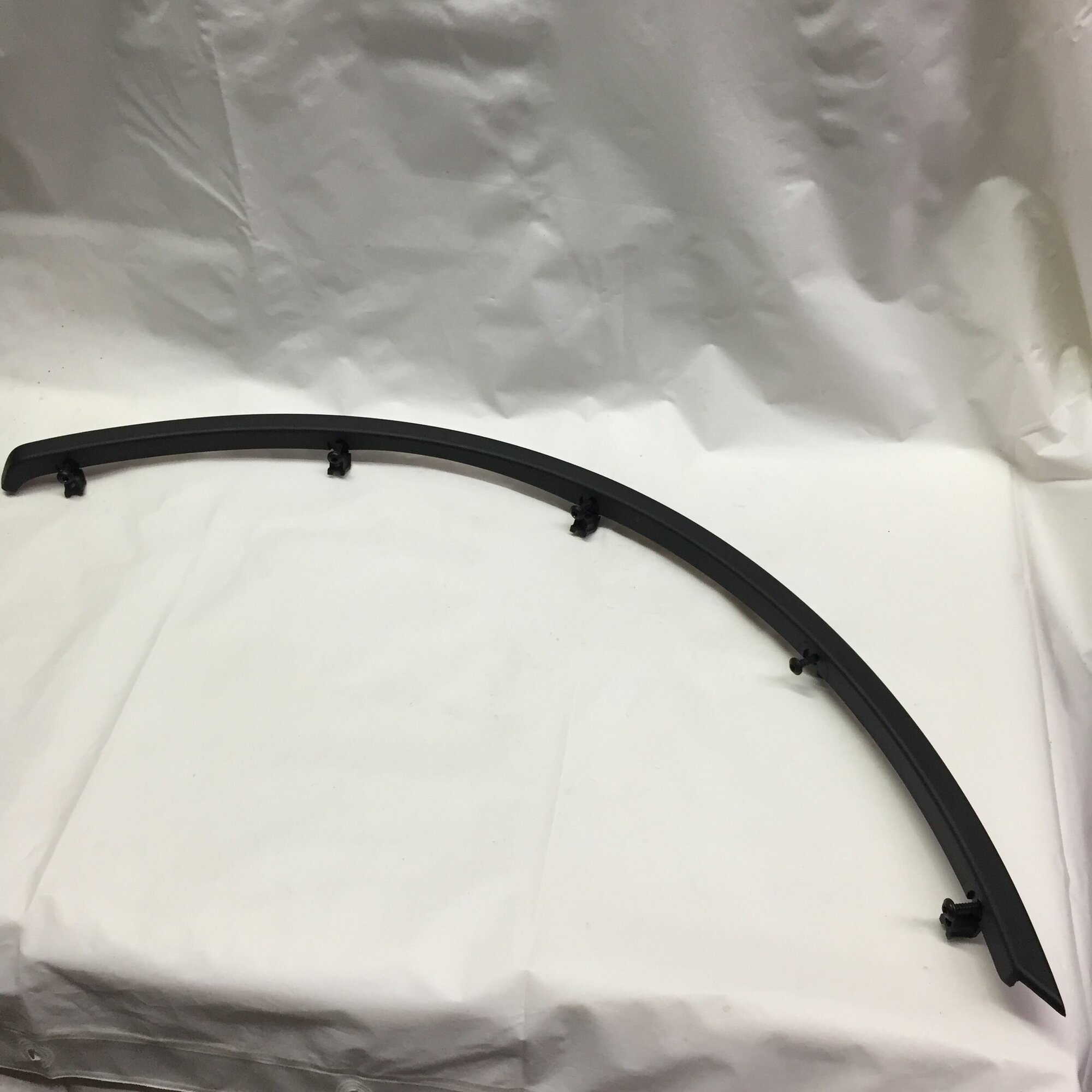 Молдинг на арку заднего крыла левый LADA арт. 8450000595