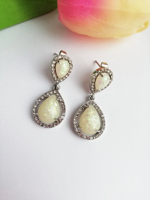 Серьги пусеты, с подвесками, опал синтетический