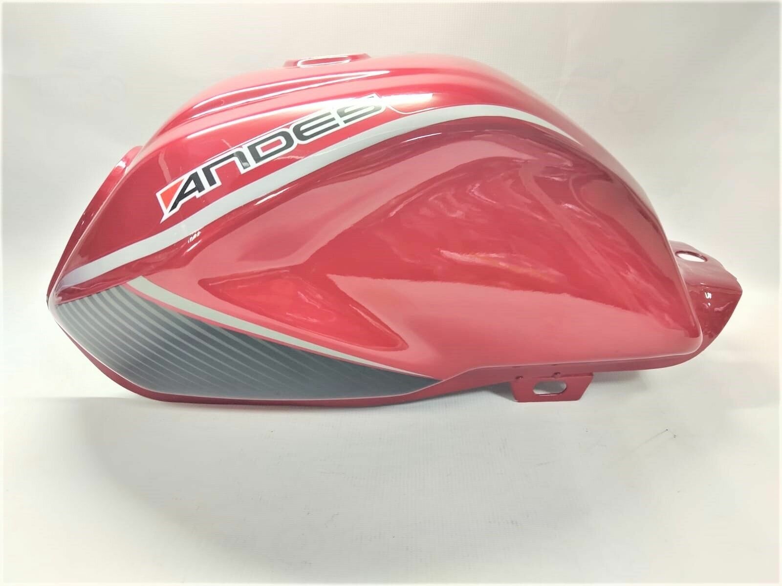 Бензобак красный ANDES Alpha