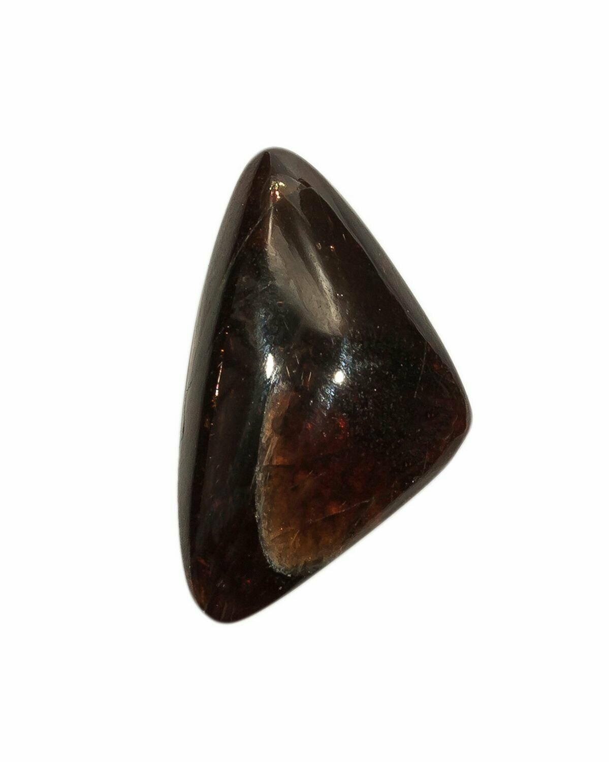 Кабошон из граната размером 18х11х4 мм.