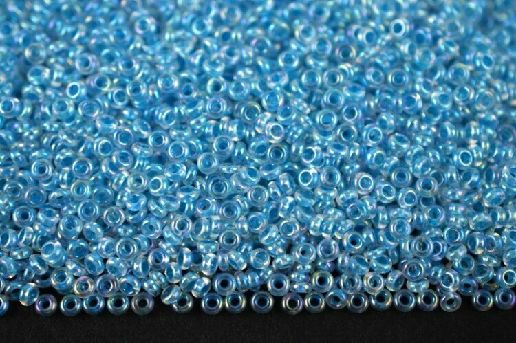 Бисер японский TOHO Demi Round 11/0 #0781 хрусталь/голубой радужный, окрашенный изнутри, 5 грамм