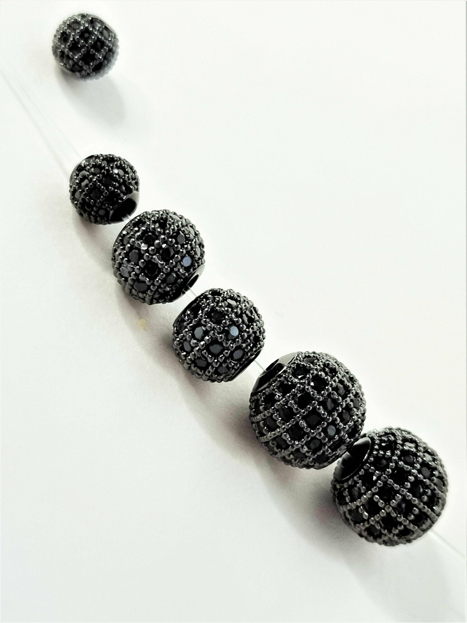 Бусины со стразами. Шикарный черный. 6шт.