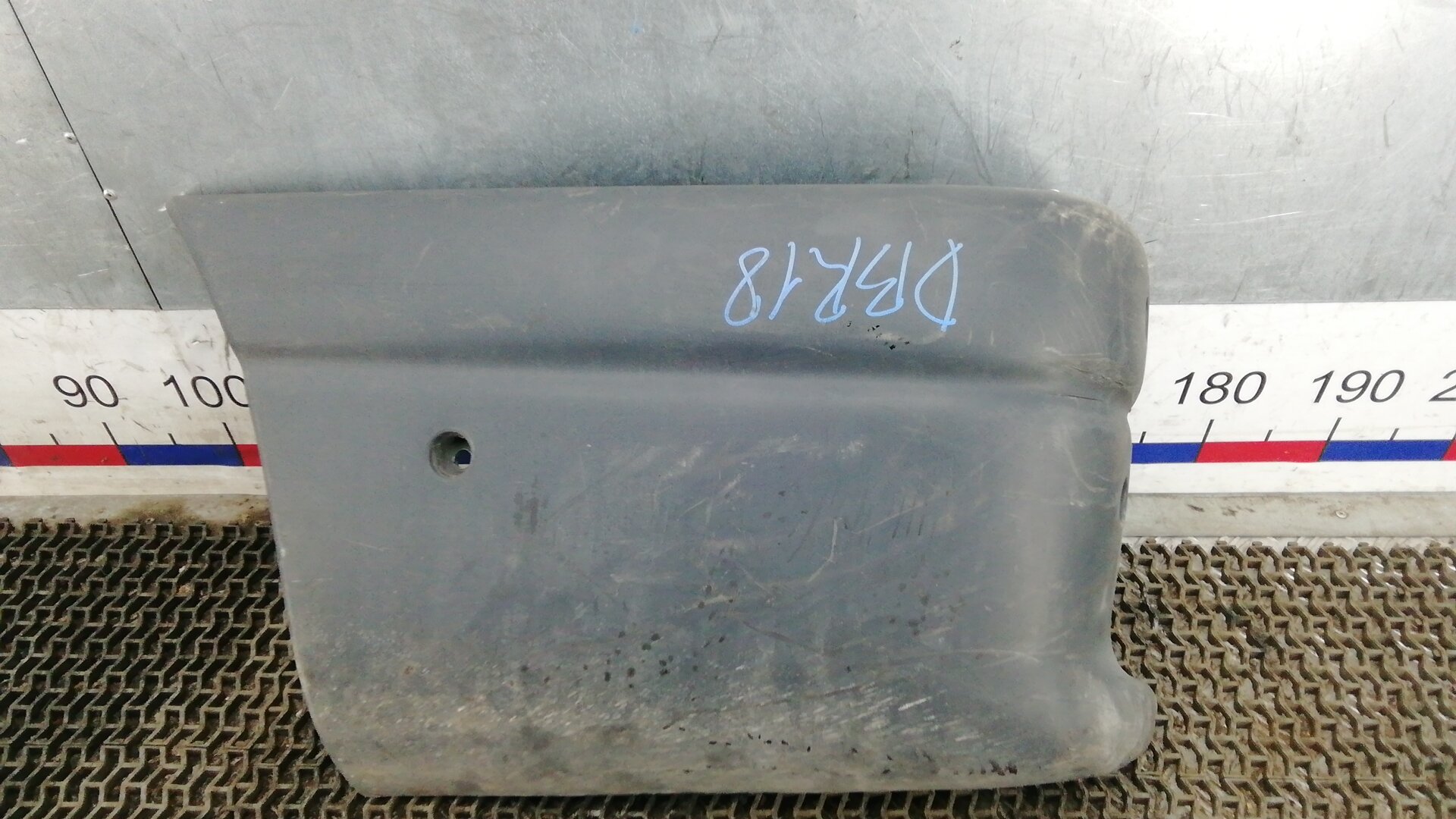 Клык бампера задний левый RENAULT MASTER 2