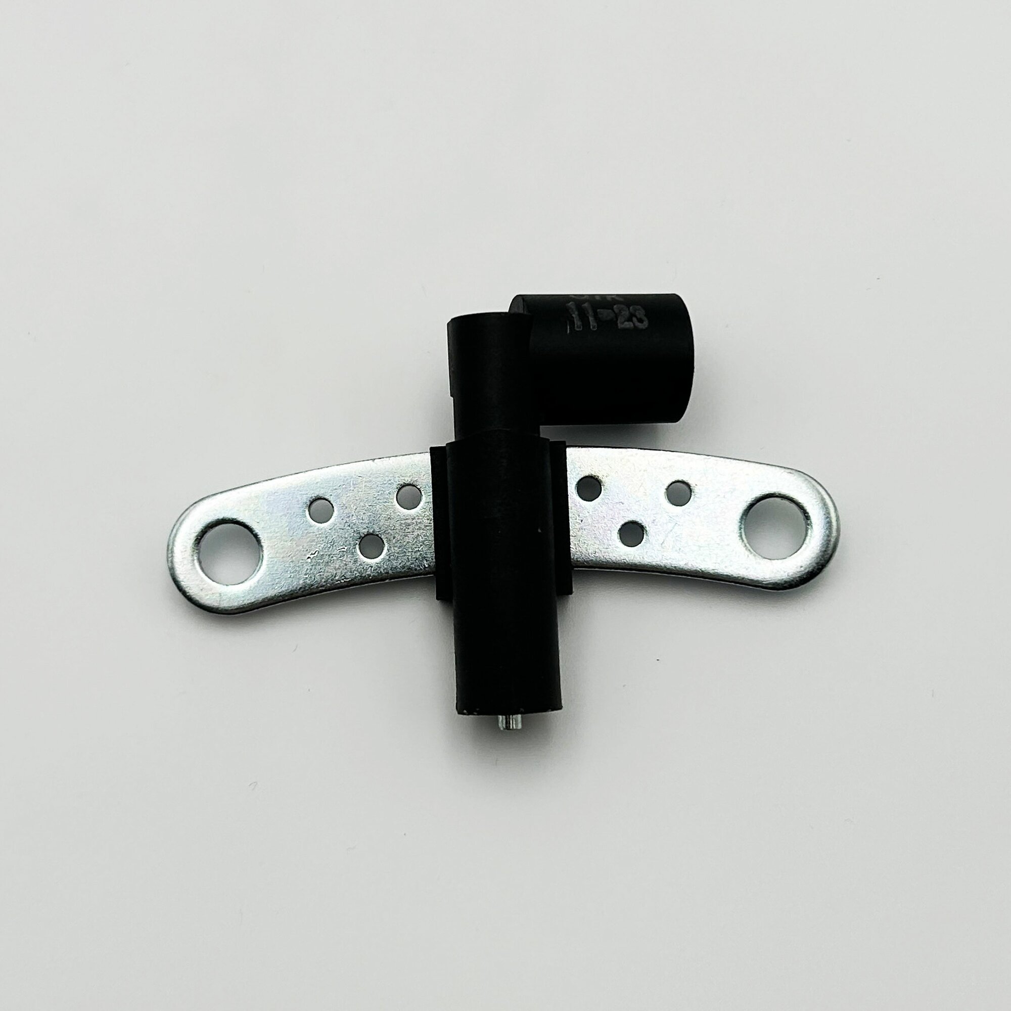 Датчик положения колен. вала (синхронизации) для а/м Lada Largus с дв. 1,4/1,6/1,8 с 2007 - автотрейд арт. 408.3847