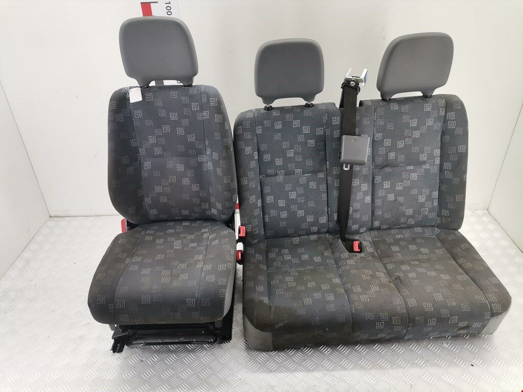 Сиденье переднее Mercedes Sprinter 1 (W901-905) арт. 1405977