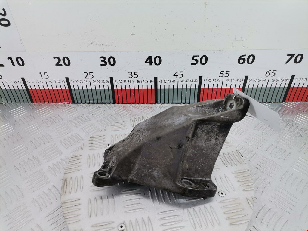 Кронштейн (крепление лапа) двигателя Audi A4 B5 8D0199305 арт. 1792751