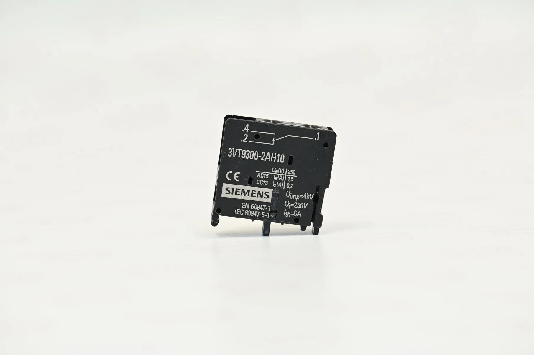 Выключатель вспомогательных цепей для для VT250, VT630 1НО 60 - 250V AC/DC Siemens 3VT9300-2AH10