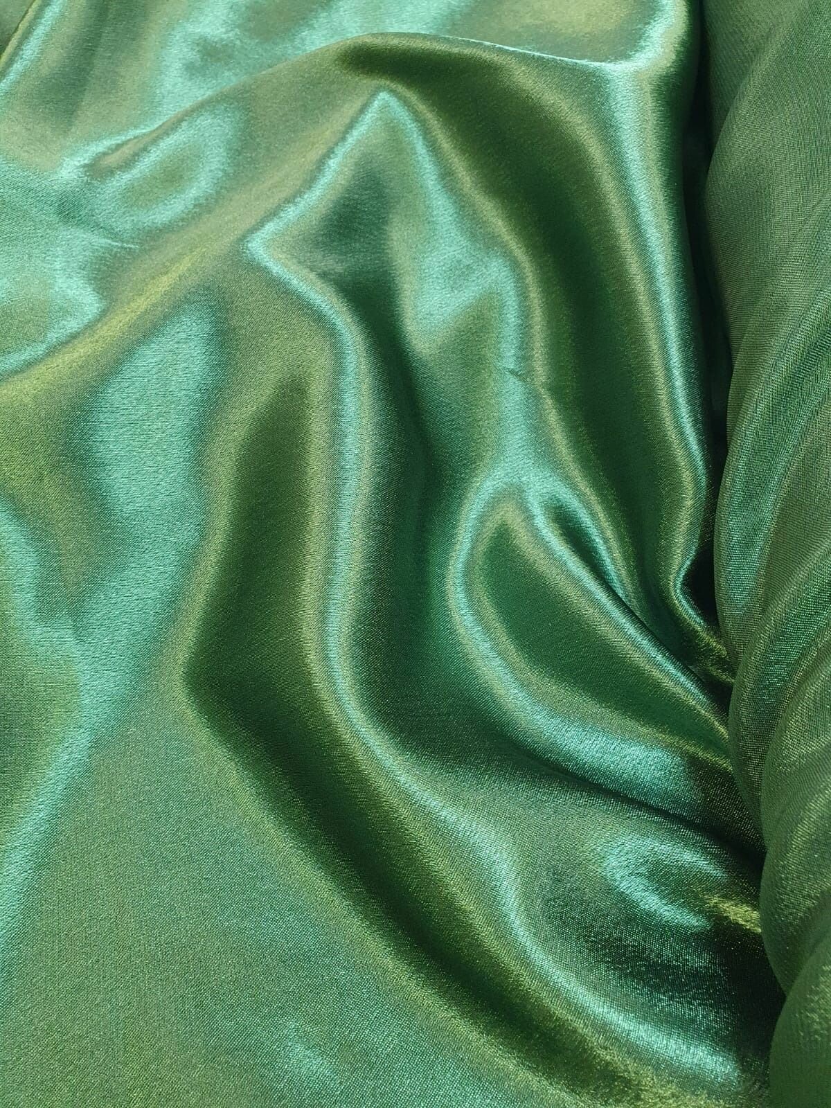 Отрез ткани для шитья и рукоделия Креп сатин 150*100 см, темно-зеленый