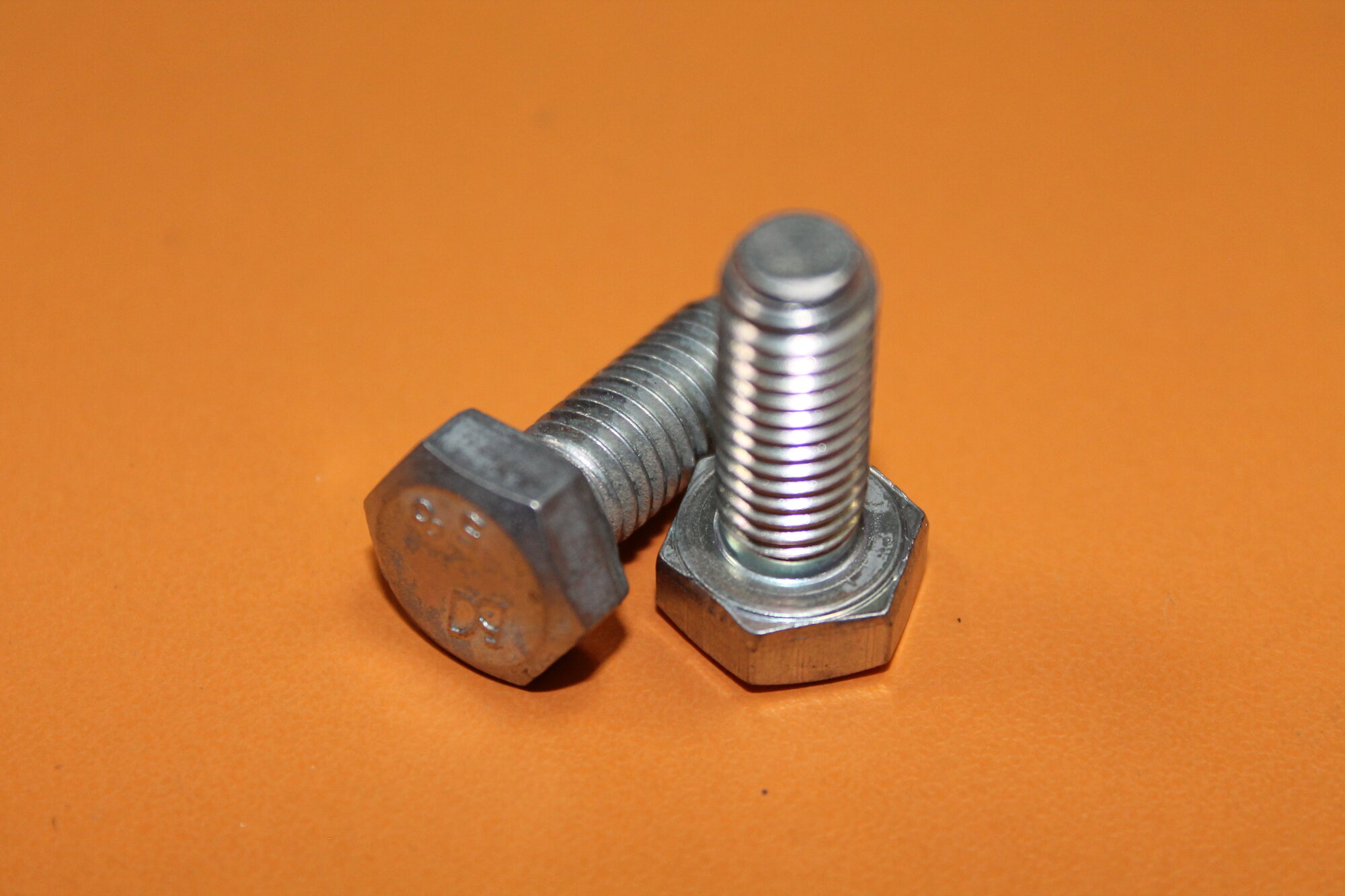 Болты М8х20мм. оцинкованные с шестигранной головкой 100шт.