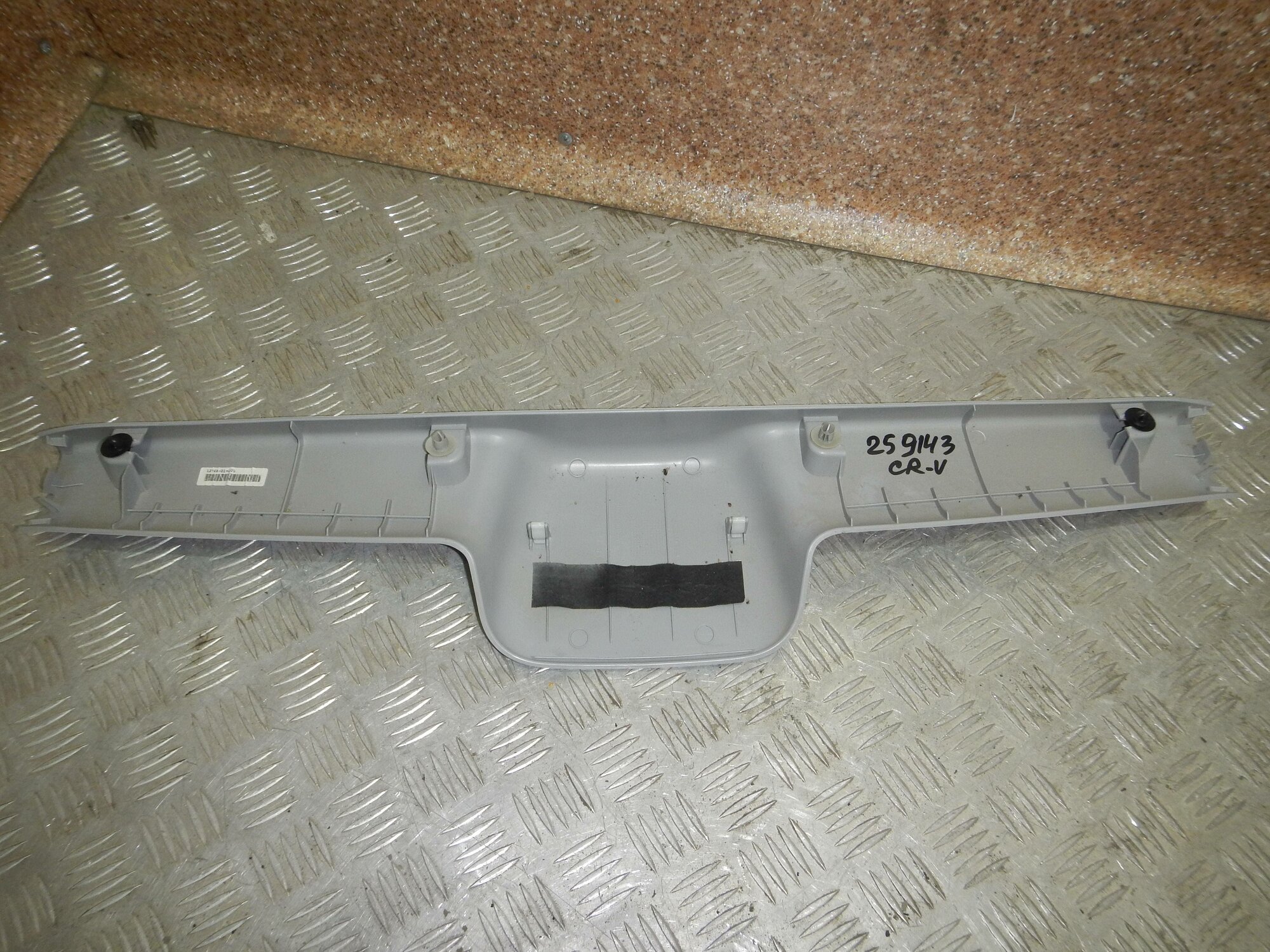 Б/У Обшивка двери багажника, Honda (Хонда)-CRV (07-) HONDA CRV (07-12) Верхняя. Царапины. 259143 HONDA арт. 84433SWA003020