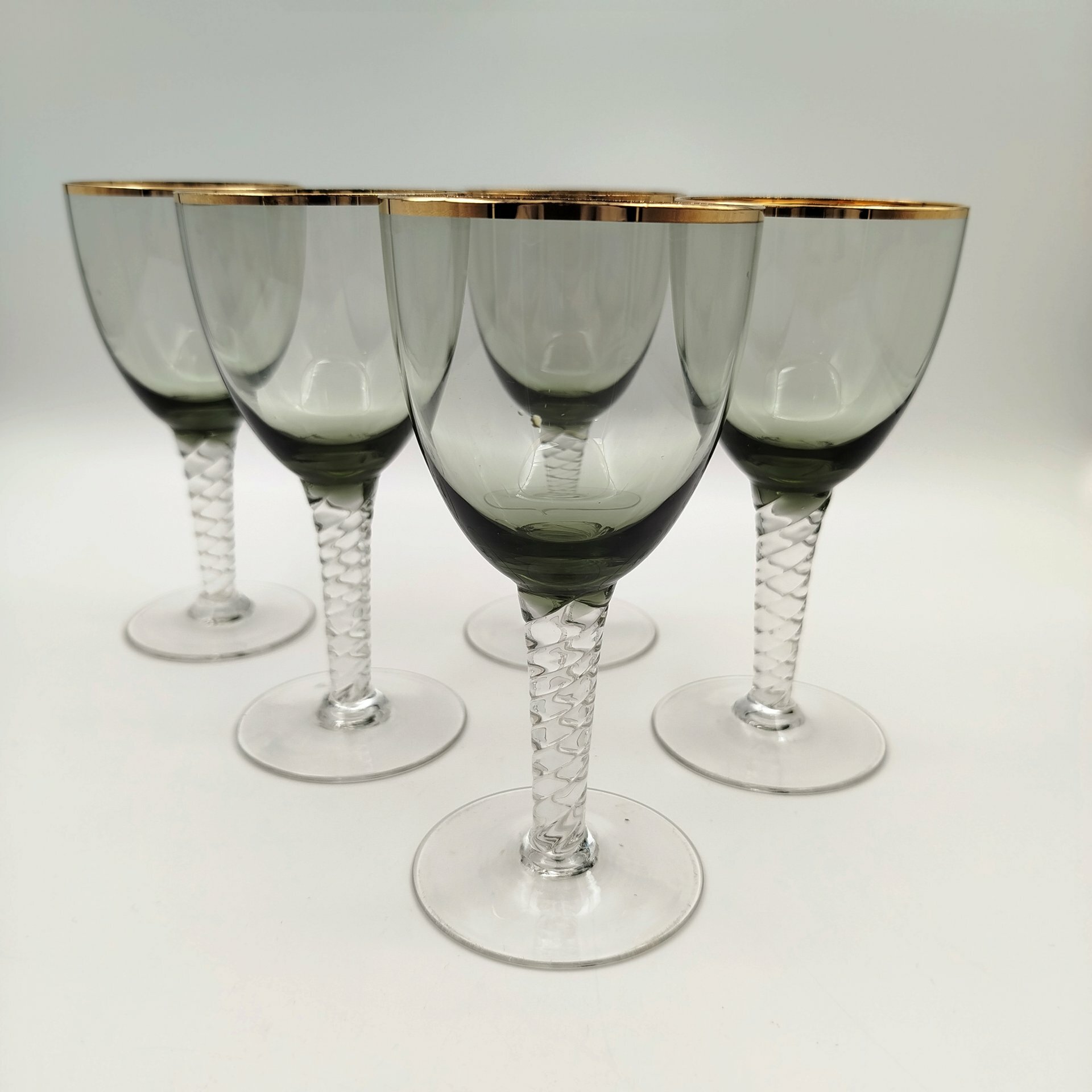 Набор из 5 бокалов для вина, с витыми ножками, стекло, золочение, Чехословакия