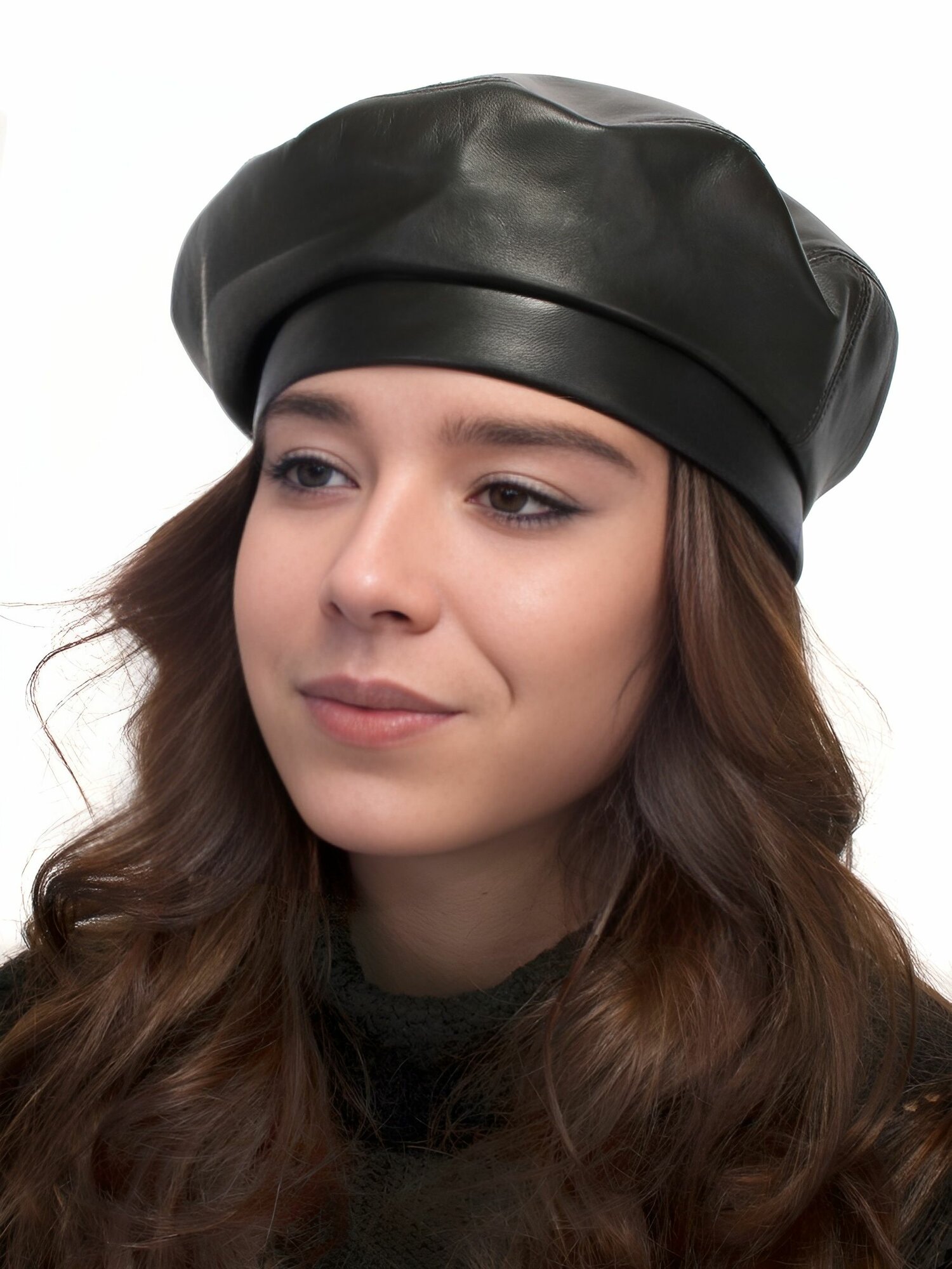 Берет из кожи. Диаметр 26 см. для женщин