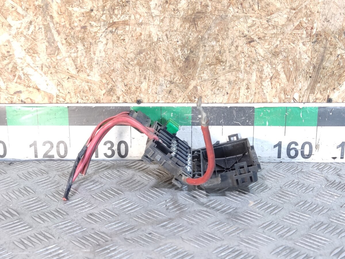 Блок предохранителей на батареи VOLKSWAGEN Bora 1997-2005 1J0937550