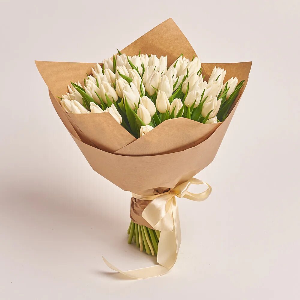 Букет из белых тюльпанов 51 штука, шикарный букет, нежный букет, премиум качества