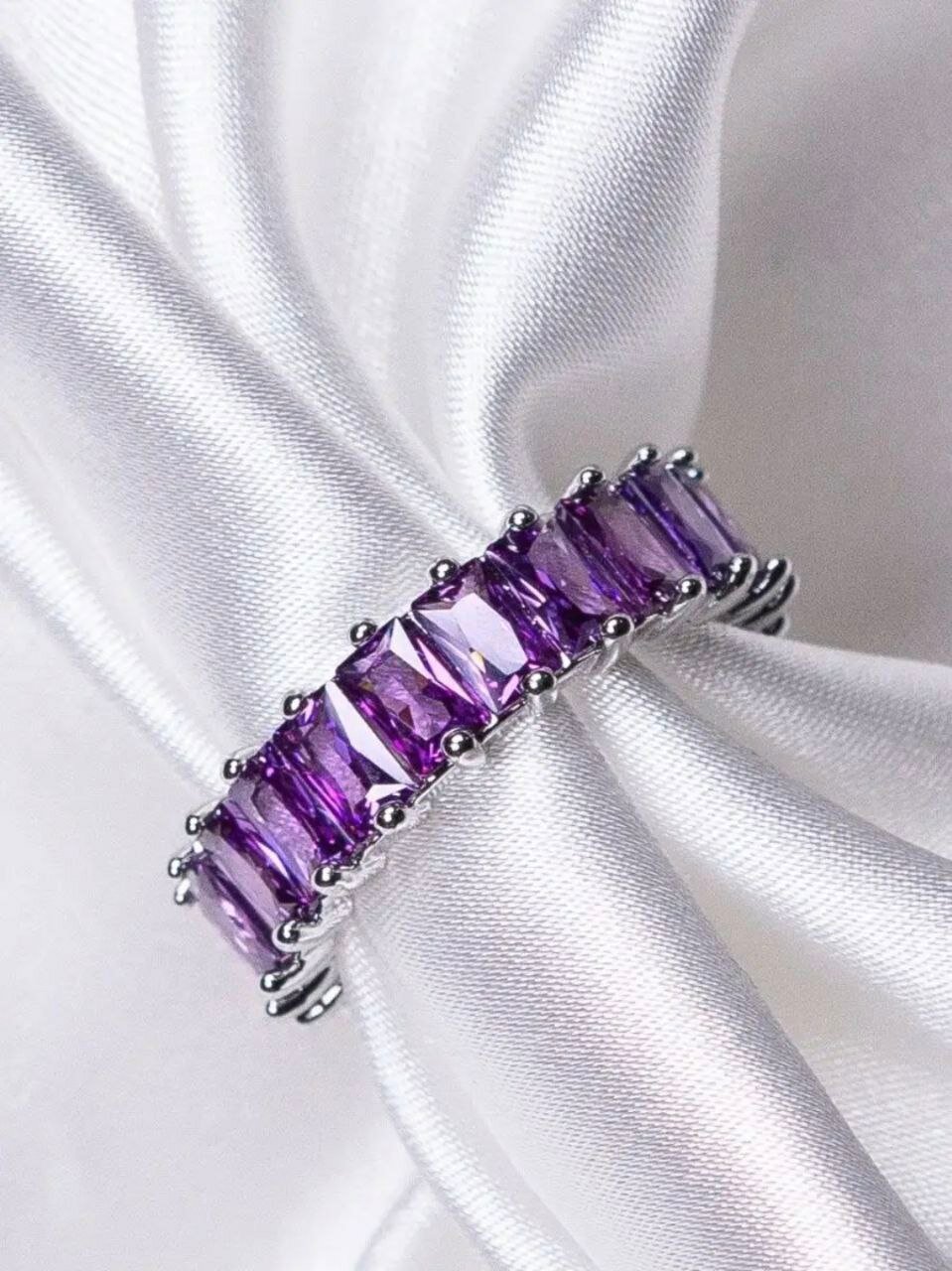 Кольцо, фианит