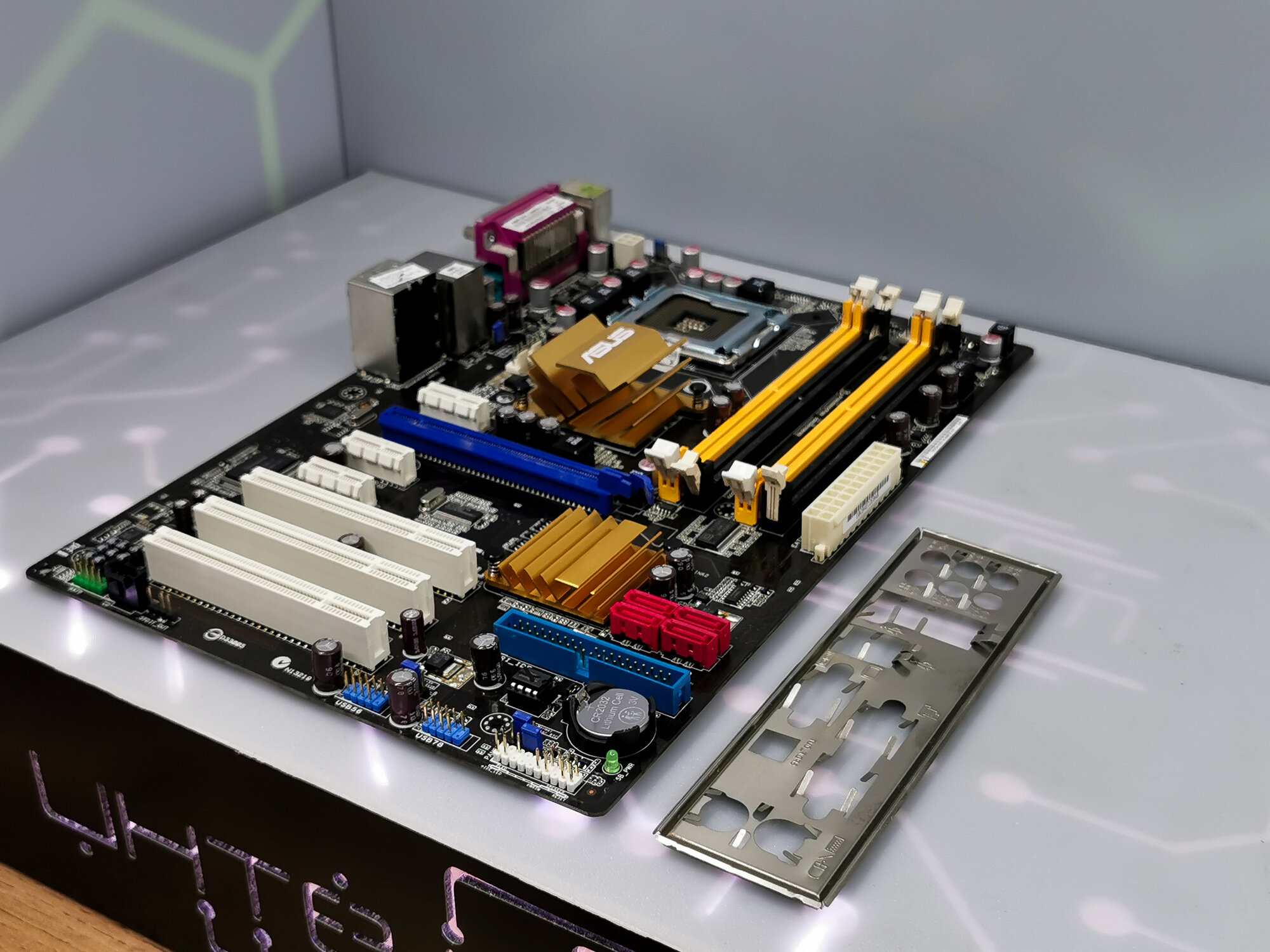 Материнская плата ASUS P5KPL/EPU Socket LGA 775 4LV DDR2 DIMM ATX LPT/VGA с планкой