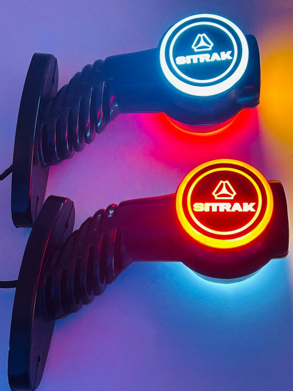 Светодиодные неоновые LED задние габариты / габариты-рога / рожки 12-24v - Sitrak