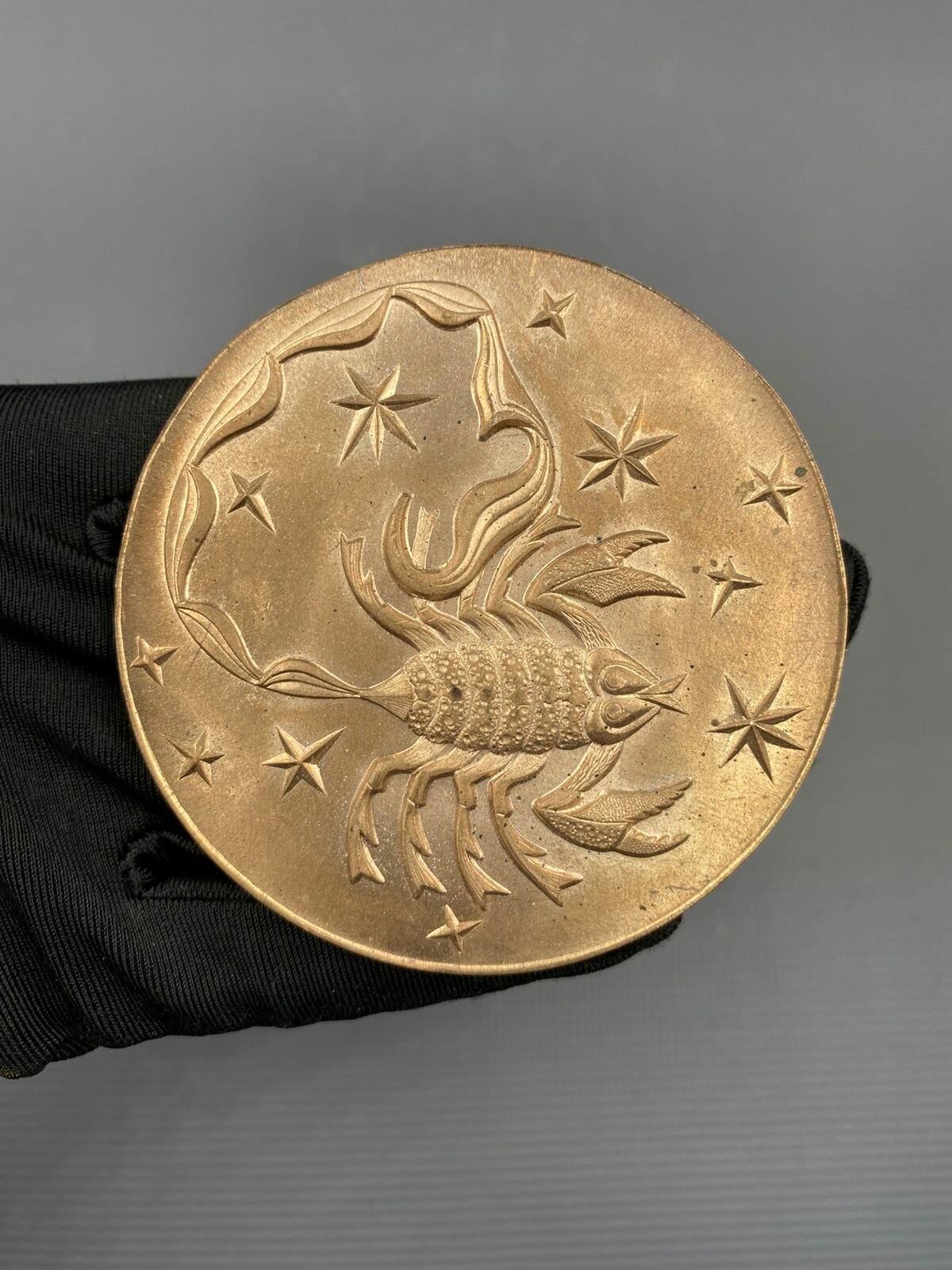 Бронзовая Настольная медаль "Знаки зодиака - Скорпион" D-70мм, Обратная сторона для дарственной надписи