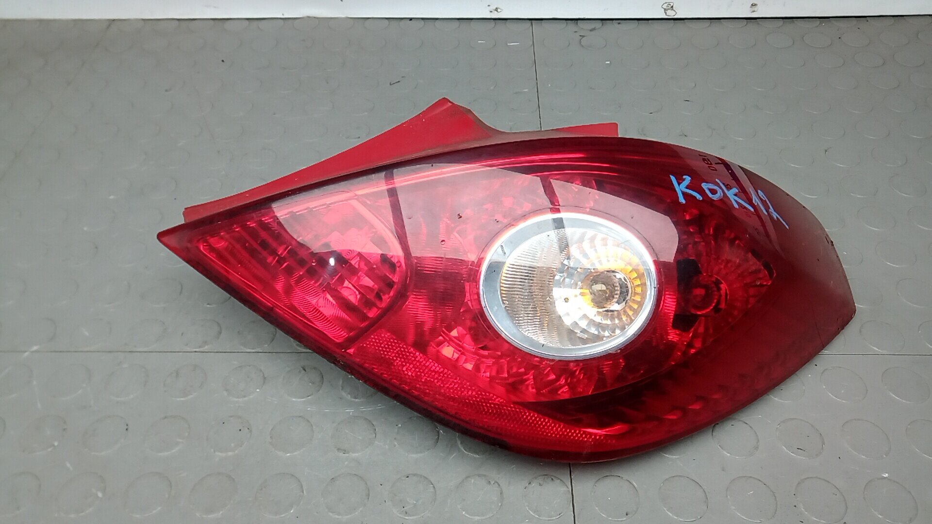 Фонарь задний правый OPEL CORSA D