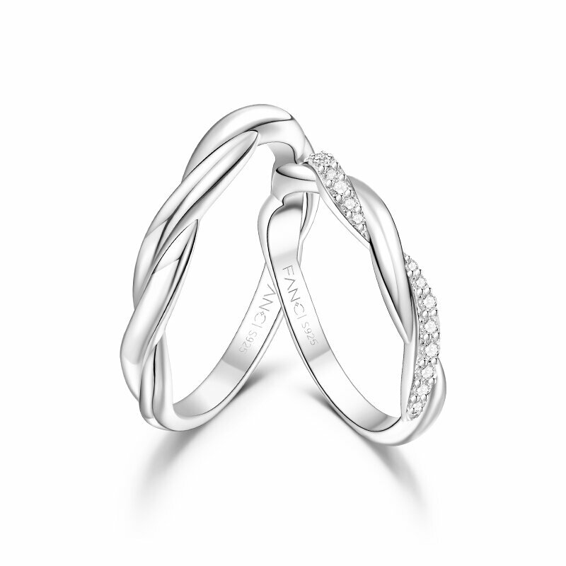 Комплект бижутерии: кольцо, циркон