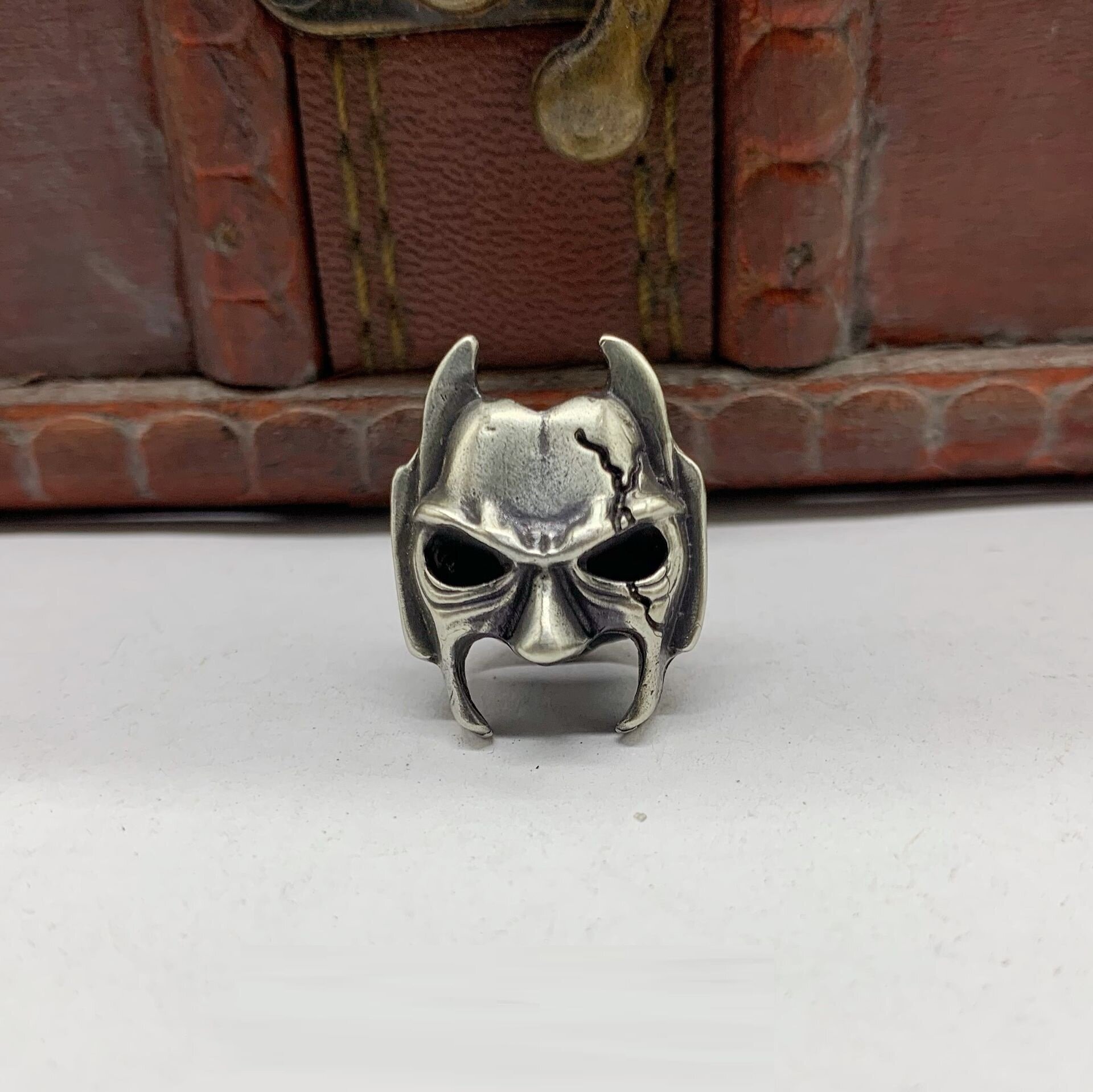 Бусина на темляк Batman