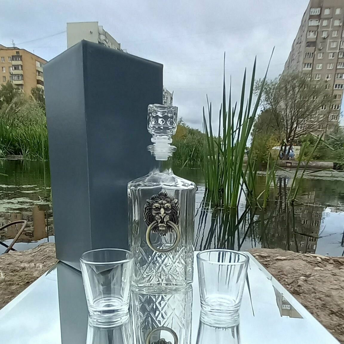 Набор для алкоголя 500мл Лев 2 стопки в подарочной коробке