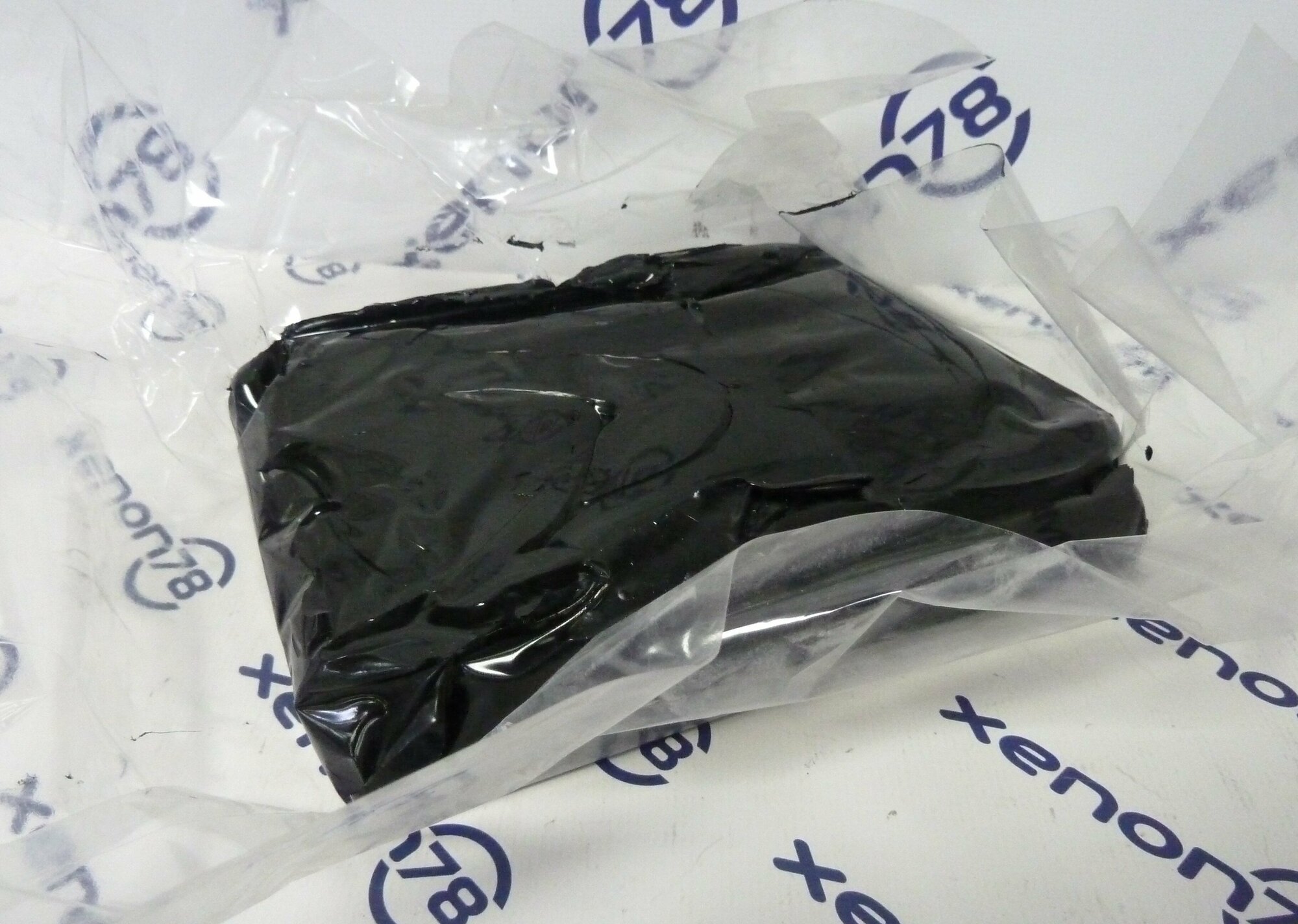 Герметик для фар под экструдер 2 кг. (чёрный, термопластичный, 135 градусов) - 1 шт.