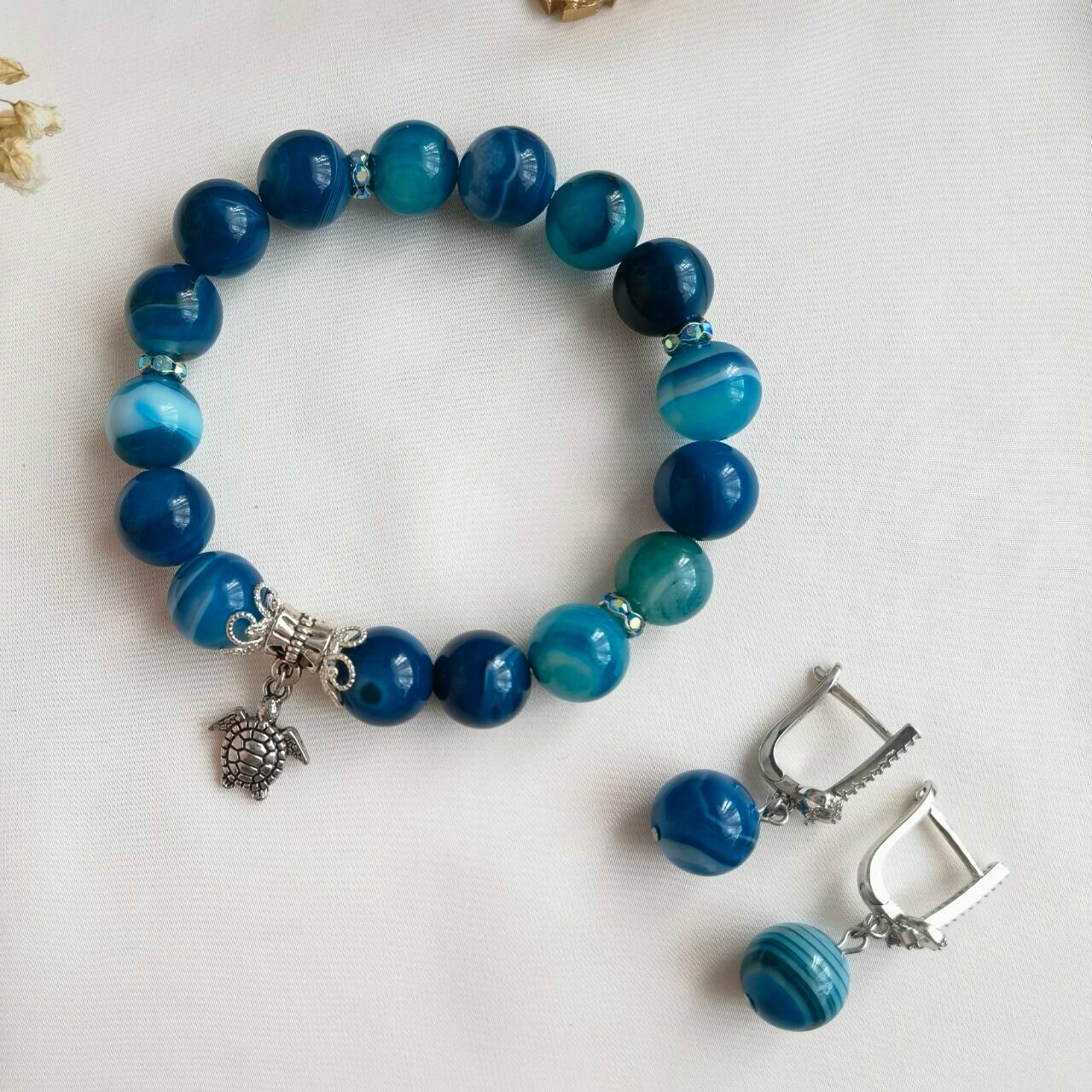 Комплект бижутерии Камни Елены: серьги, браслет, агат