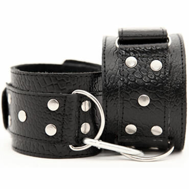 97999 Fetish Dreams Наручники на липучке с заклепками. С металлической фурнитурой